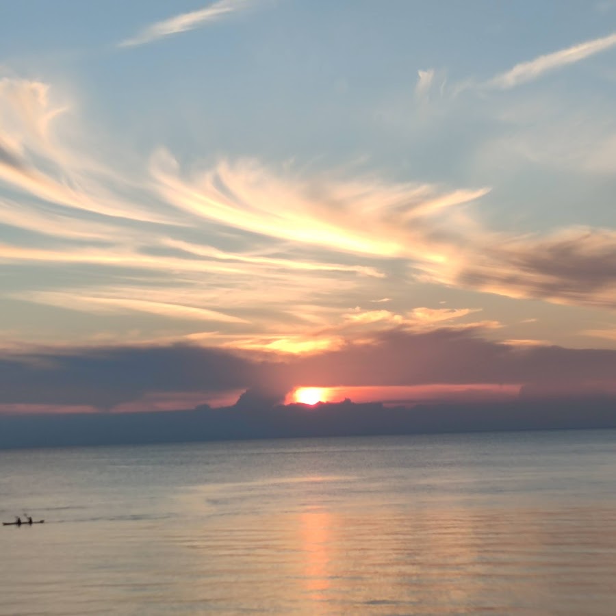 AKedOLRF0oSHUFRepRp-RXhr4eDR8oc8g7XMi7UCMKFFquQ=s900-c-k-c0x00ffffff-no-rj