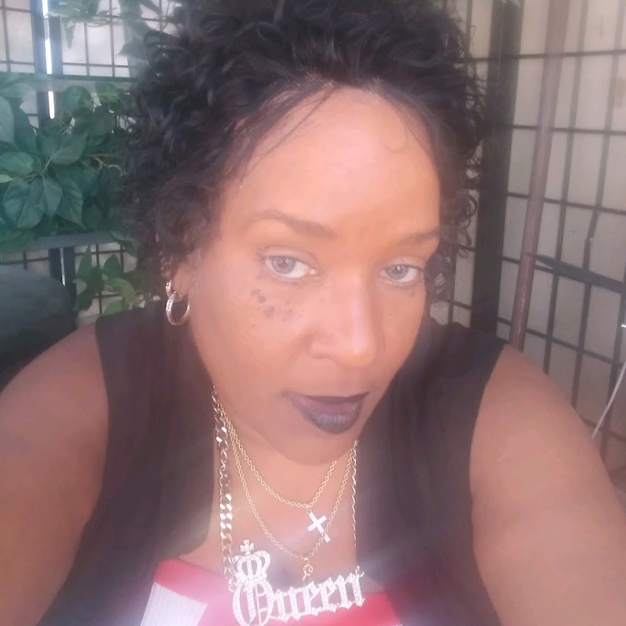 AKedOLRG--mVYA_OI0WwroDzJ7JDsJqChKxuFrK-hl2zRQ=s900-c-k-c0x00ffffff-no-rj