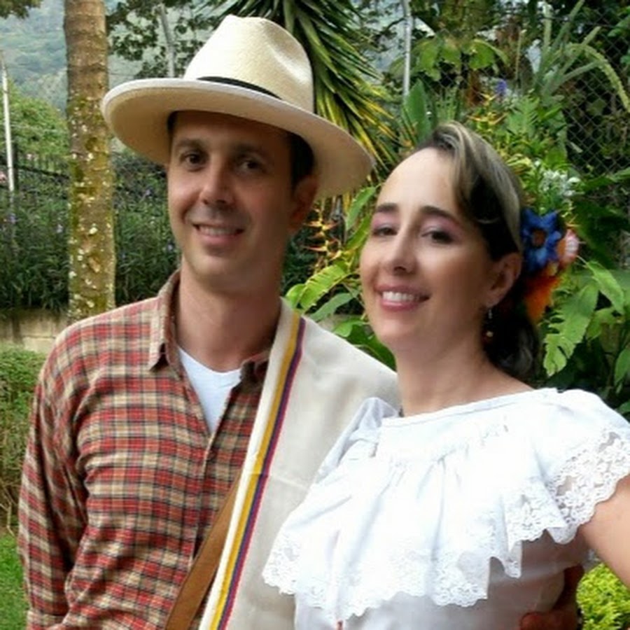 AKedOLSF2yrU5aZS_0mO-ag37EX0RTc8BJLVO48UzfZG3w=s900-c-k-c0x00ffffff-no-rj