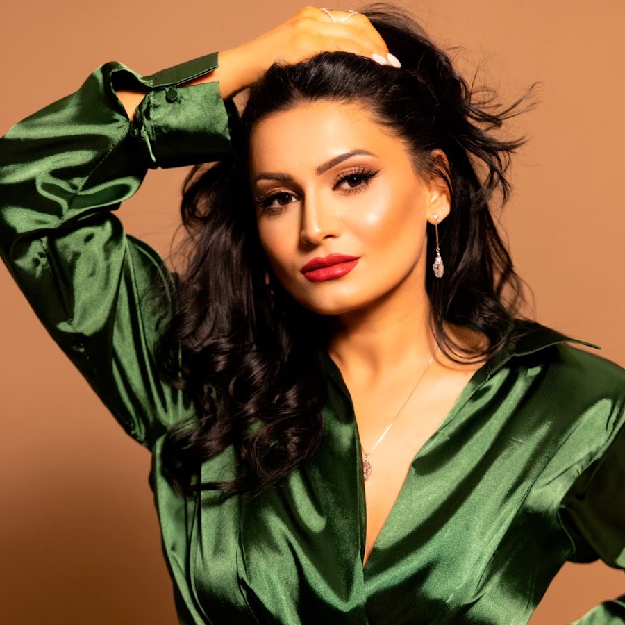 AKedOLSv2E6CzRB93ERT1Jl7SOsHxeyowGaVgC8jPAcHYA=s900-c-k-c0x00ffffff-no-rj