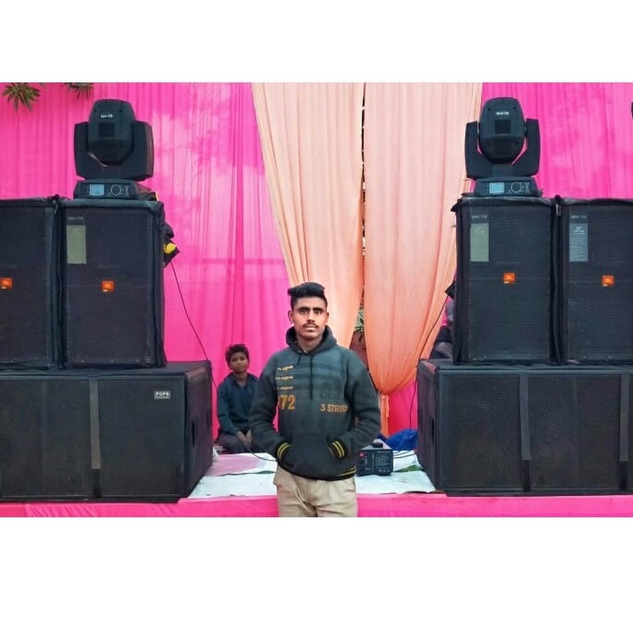 AKedOLSxNZNUayom8hjBWH_qMFKtHjkgGYcMX3RnHDnc=s900-c-k-c0x00ffffff-no-rj