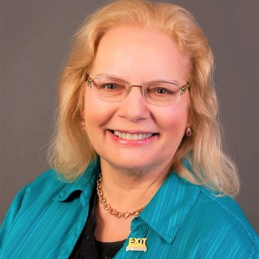 AKedOLTLoMO_k-IdBrbZCr8g35F6mDy0tIfbZM_X2A=s900-c-k-c0x00ffffff-no-rj