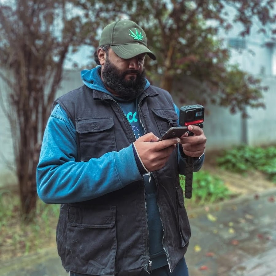 AKedOLTt3Hcb3B9Fro-PYVOTPbH2o60zYs8eMaScPM9Xog=s900-c-k-c0x00ffffff-no-rj