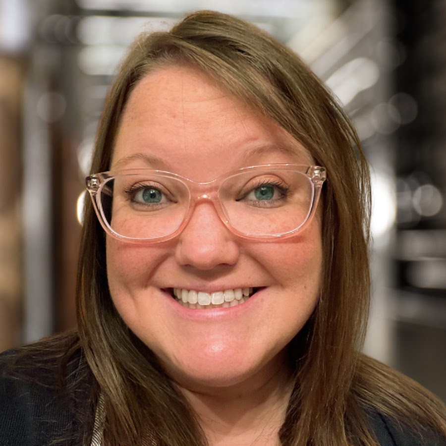 AMLnZu-18QbvW3SsMbYodAfdmujzjdEcQixZo35XVNME-g=s900-c-k-c0x00ffffff-no-rj