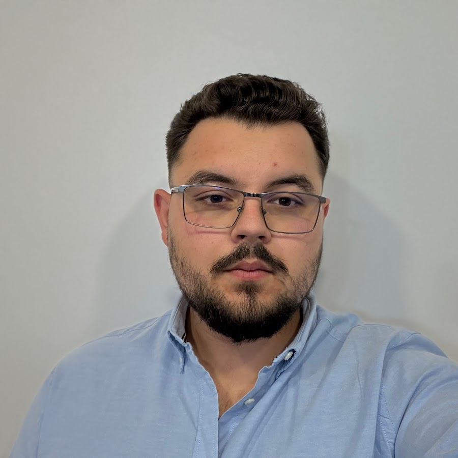 AMLnZu-3WOrEieORm7yT3mOO_hxnWihL8hJ1MRbsTmdbwg=s900-c-k-c0x00ffffff-no-rj