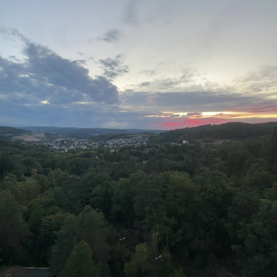 AMLnZu-3n7dyuRAVHq71r-jQlYlxjqfnytpDJSksde8npA=s900-c-k-c0x00ffffff-no-rj