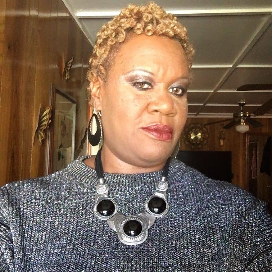 AMLnZu-762UXe-lKhepnz97j4krqwpD4d4DnYg2RtC6B1g=s900-c-k-c0x00ffffff-no-rj