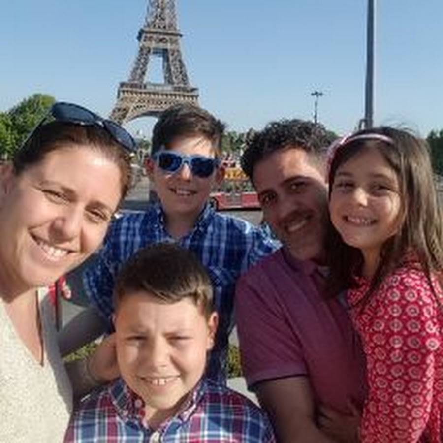 AMLnZu-AJvEH5k2P7A49uIczUZ-19Xj2fhoUnKa1KuaKBg=s900-c-k-c0x00ffffff-no-rj