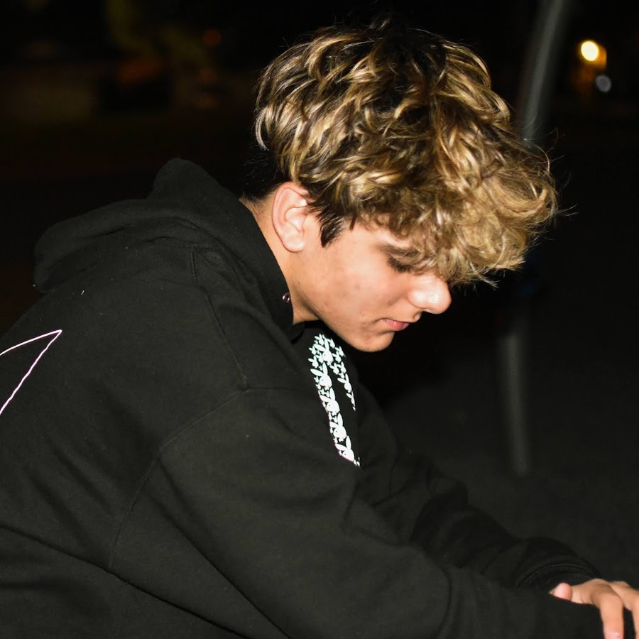 AMLnZu-B6mcXM3Oj9EO_Qt3XSFqHq4tHbBdtC09aU5abIR8=s900-c-k-c0x00ffffff-no-rj