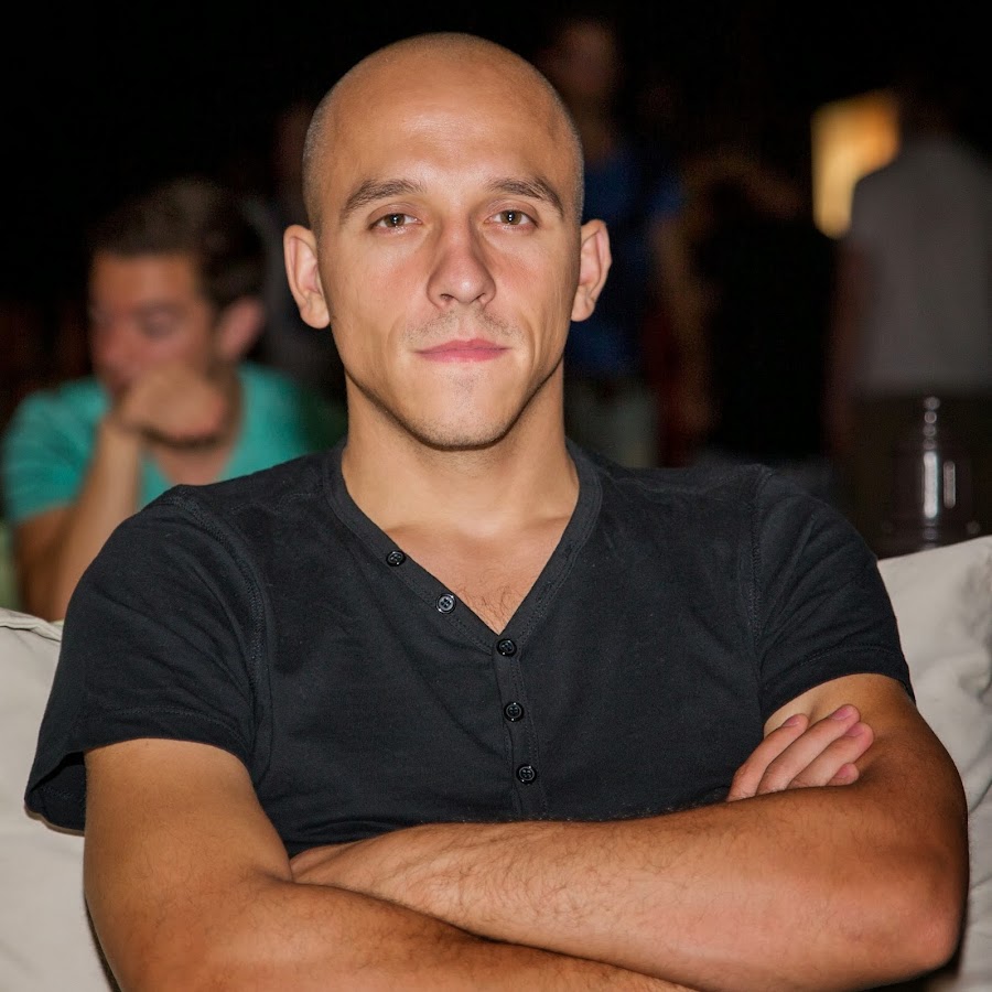 AMLnZu-ButYRz4-EnsNMD7EdUWpWTLapbCjKmDF7QRYrRw=s900-c-k-c0x00ffffff-no-rj