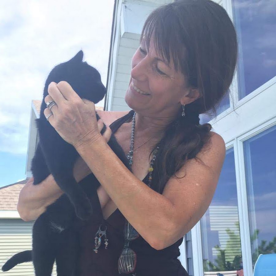 AMLnZu-HAweapQszlrJ_VI_CYc9aAWXDu4ZRJNju_sr-FQ=s900-c-k-c0x00ffffff-no-rj