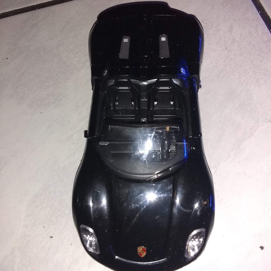 AMLnZu-Hdv01pVAD3z-B05IikK_BnKcuZNMs0S_xHFAKZA=s900-c-k-c0x00ffffff-no-rj