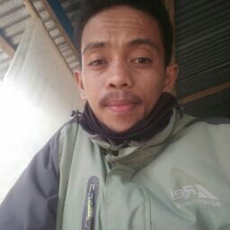 AMLnZu-fZEC_y7Y9Iy_UC0CO5C5GHiiuEZdmMDmvxPtw=s900-c-k-c0x00ffffff-no-rj