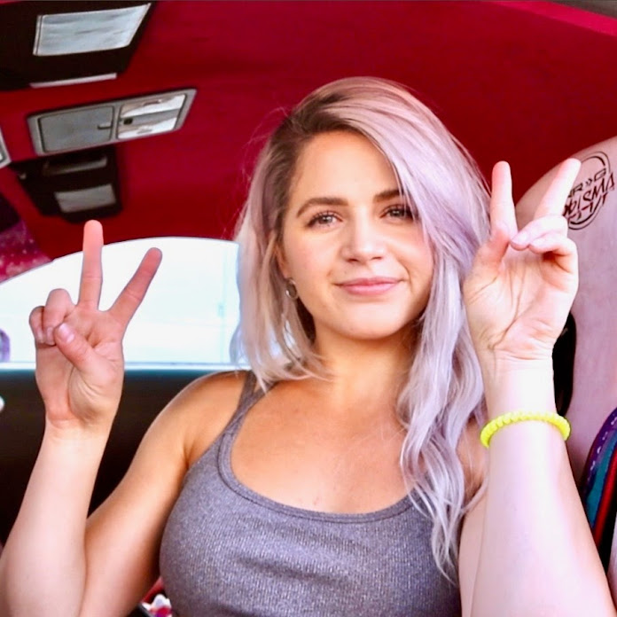 Collete Davis Net Worth & Earnings (2023)