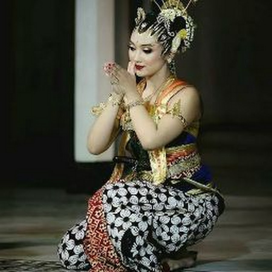 AMLnZu-jkKhk4ooLxGTsVJbzIw-vo8ZM6tKl2NxVSvsq=s900-c-k-c0x00ffffff-no-rj