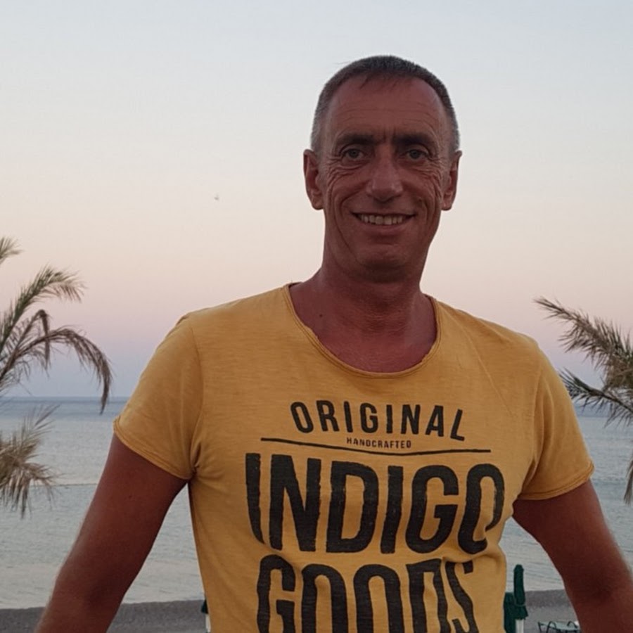 AMLnZu8-ngixc3l8EmLb1y_oyyfUyhxgNOzB2hNIGEbf0A=s900-c-k-c0x00ffffff-no-rj