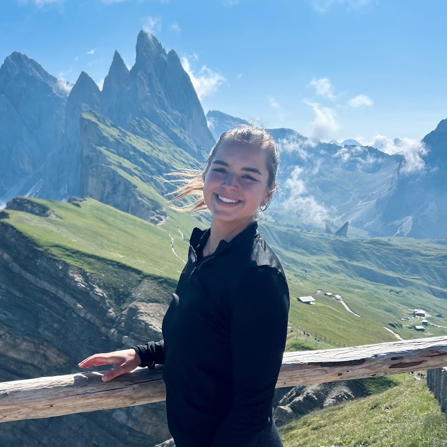 AMLnZu8cqqJuUcrKWEIUXp84KtVfi8wrJLaT4bsmxHBQ1A=s900-c-k-c0x00ffffff-no-rj