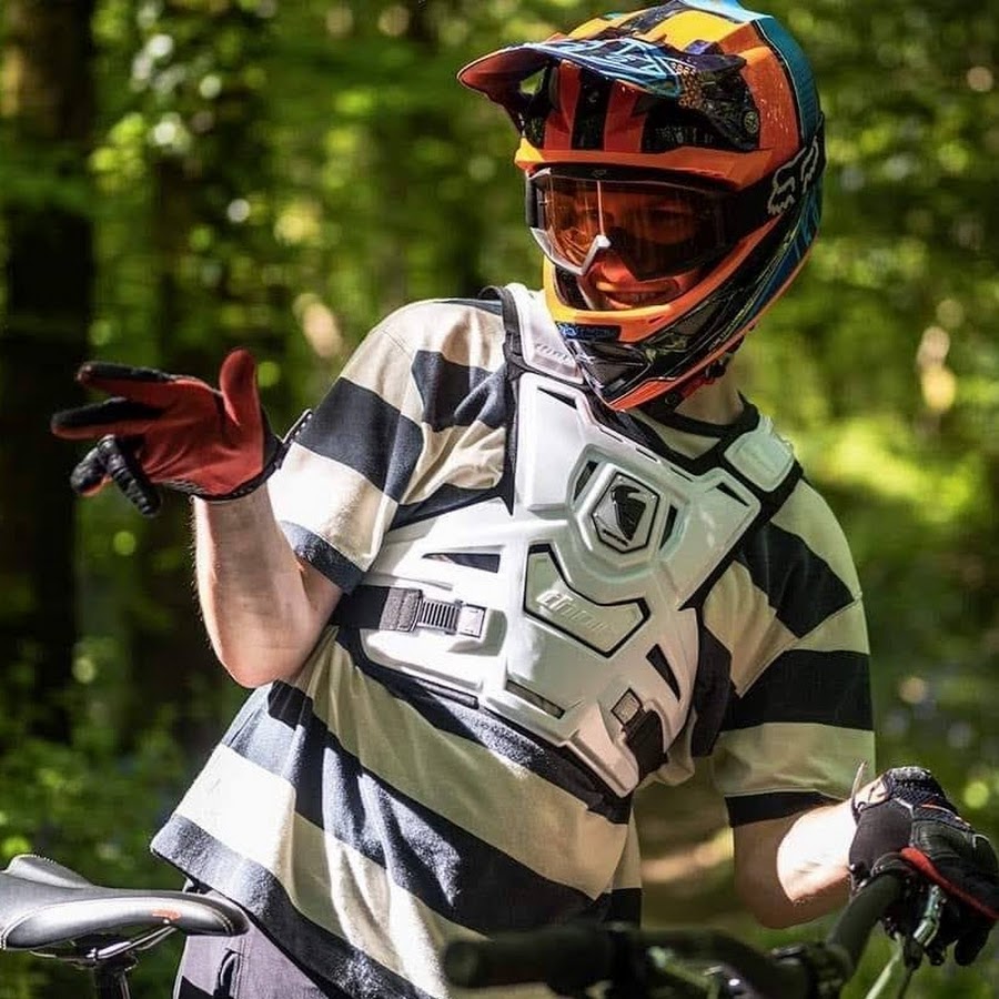 AMLnZu94azO2ayJGGd0v94q2qDs1fzXTdqEnVDZwUNleixg=s900-c-k-c0x00ffffff-no-rj