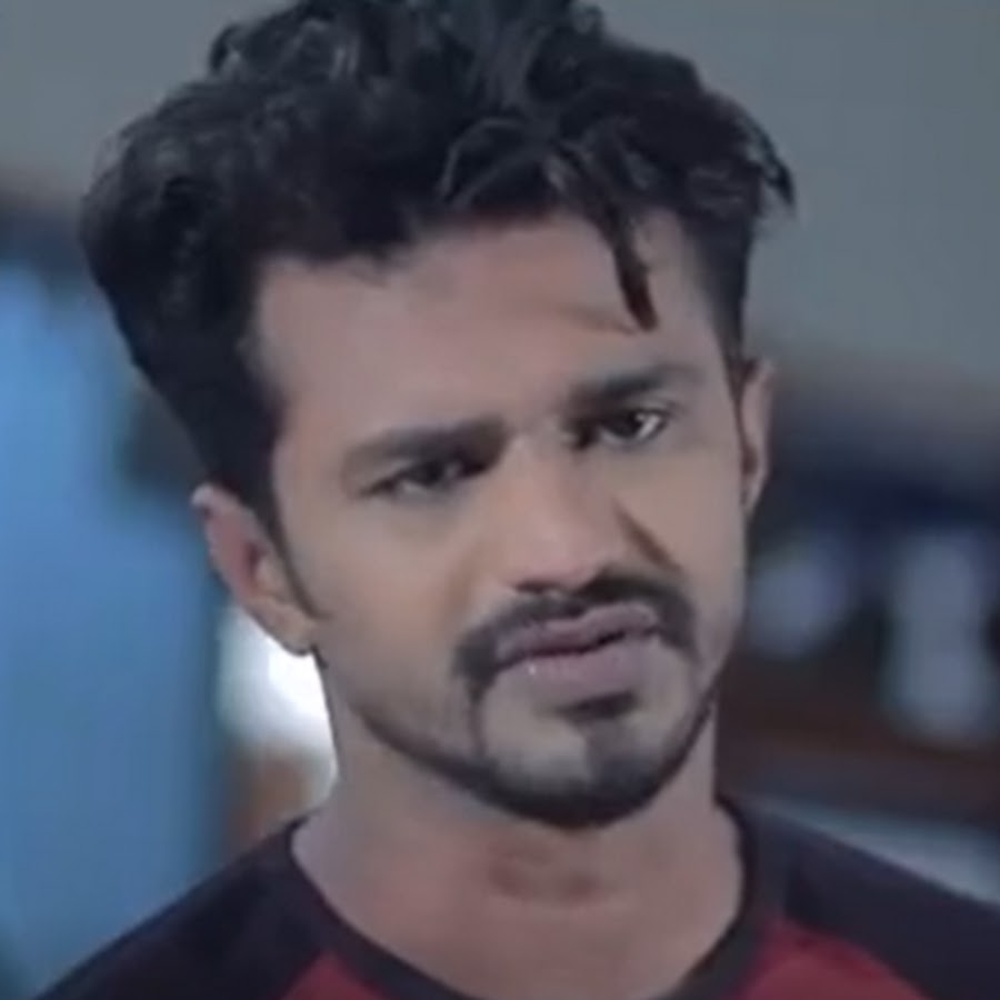 AMLnZu984aMmxRb_u3USNswpKS5C8vpTBMs19taz3KQA=s900-c-k-c0x00ffffff-no-rj