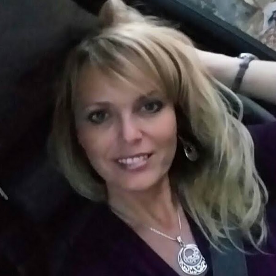 AMLnZu9ElCrxmlo3Z4gtpgTa4ic9EoCZlAHEh90s5d5VoLQ=s900-c-k-c0x00ffffff-no-rj