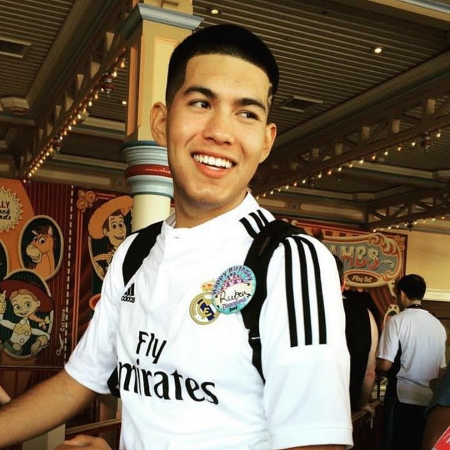 AMLnZu9b5Au8fHGT1icBPU1vi_cN9We06vgQ_NrX4rFxGQ=s900-c-k-c0x00ffffff-no-rj