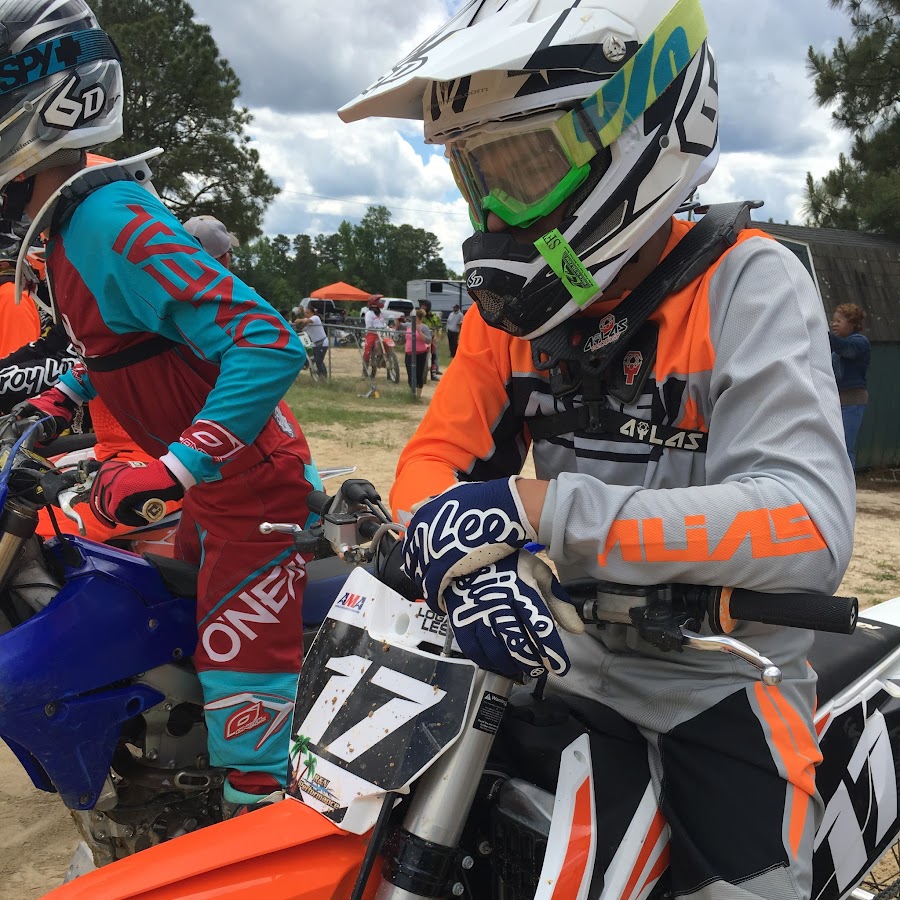 AMLnZu9m-owbb4__dWQ9uZfwFPovbqxd-WCIKjzqSqzxpQ=s900-c-k-c0x00ffffff-no-rj