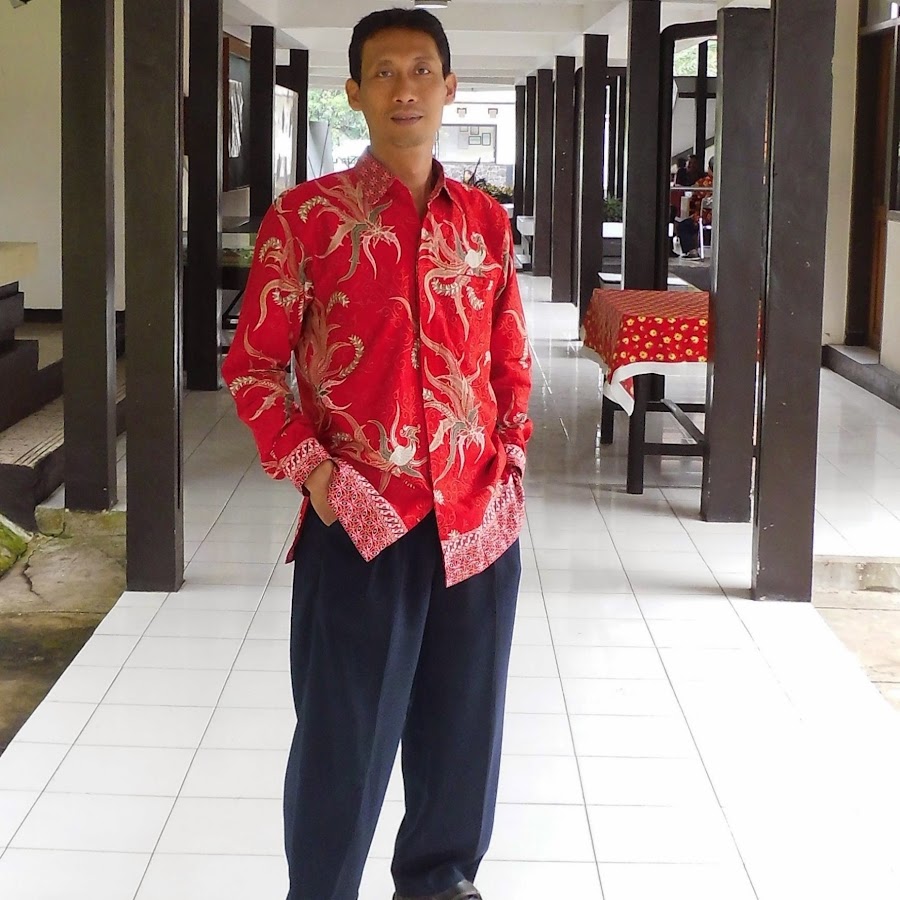 AMLnZu9sSXO1GraGIro-yZqFkBRpP42jC9TboJ0VqbLO=s900-c-k-c0x00ffffff-no-rj