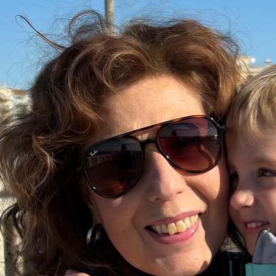 AMLnZu9zCW0m2elFAIAF9fvO9W_USir-mP1CyJJyIL7W2g=s900-c-k-c0x00ffffff-no-rj