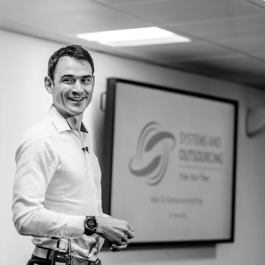 AMLnZu_5EM6uMAzi_BmLJ8hdWkFS7E2oreM2yBspmDWI=s900-c-k-c0x00ffffff-no-rj