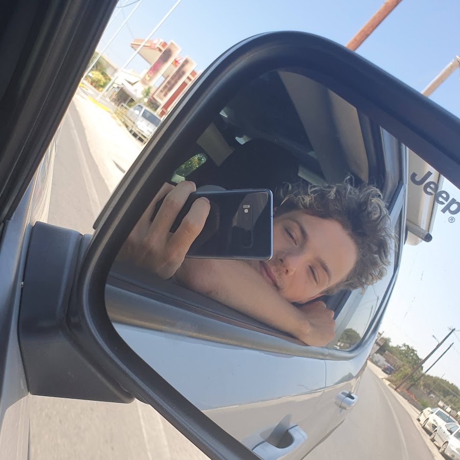 AMLnZu_7uBsStviIQCK3UKv1qbN9yVUB7xK9h-7qLAKXBg=s900-c-k-c0x00ffffff-no-rj