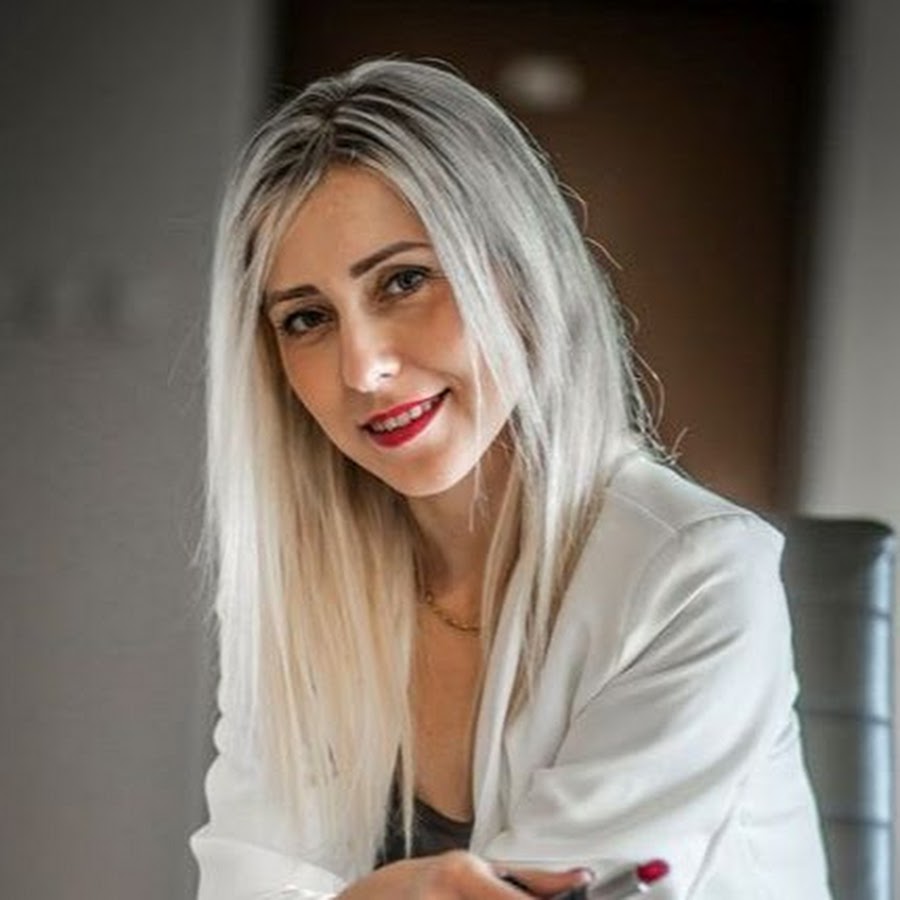 AMLnZu_8oYZltfnZ3QtMyF-ukc90H8h5WoNuY7jhmvk=s900-c-k-c0x00ffffff-no-rj