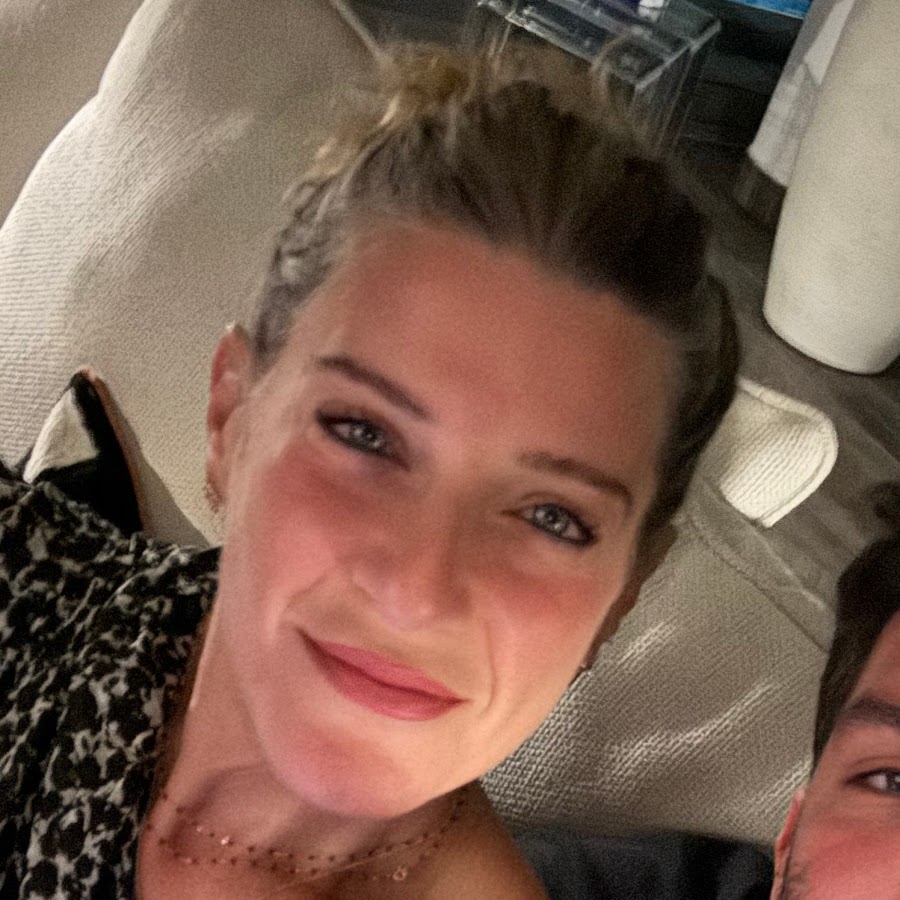 AMLnZu_OfAyWR0NiMDn1CR73xa8pDH11l90vVDVN37w-cg=s900-c-k-c0x00ffffff-no-rj