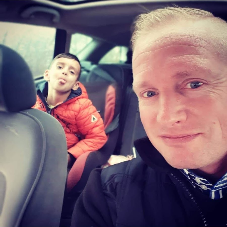 AMLnZu_V7K-BOMovNfJ5u-GcxlD07Ax41gZDJqs3RgDwAZc=s900-c-k-c0x00ffffff-no-rj