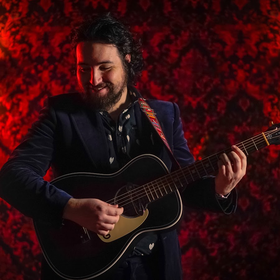 AMLnZu_Z1T5pWl_9LDOBa9AaLRtUTikRxXNUix8100EZvA=s900-c-k-c0x00ffffff-no-rj