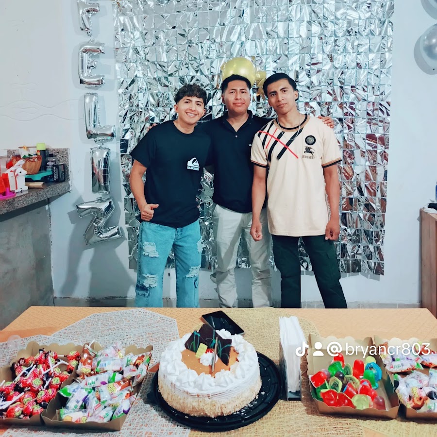 AMLnZu_zRjDjSiaP0s4YfBWrLsq2gGjDgrHyEoinxRvjKA=s900-c-k-c0x00ffffff-no-rj